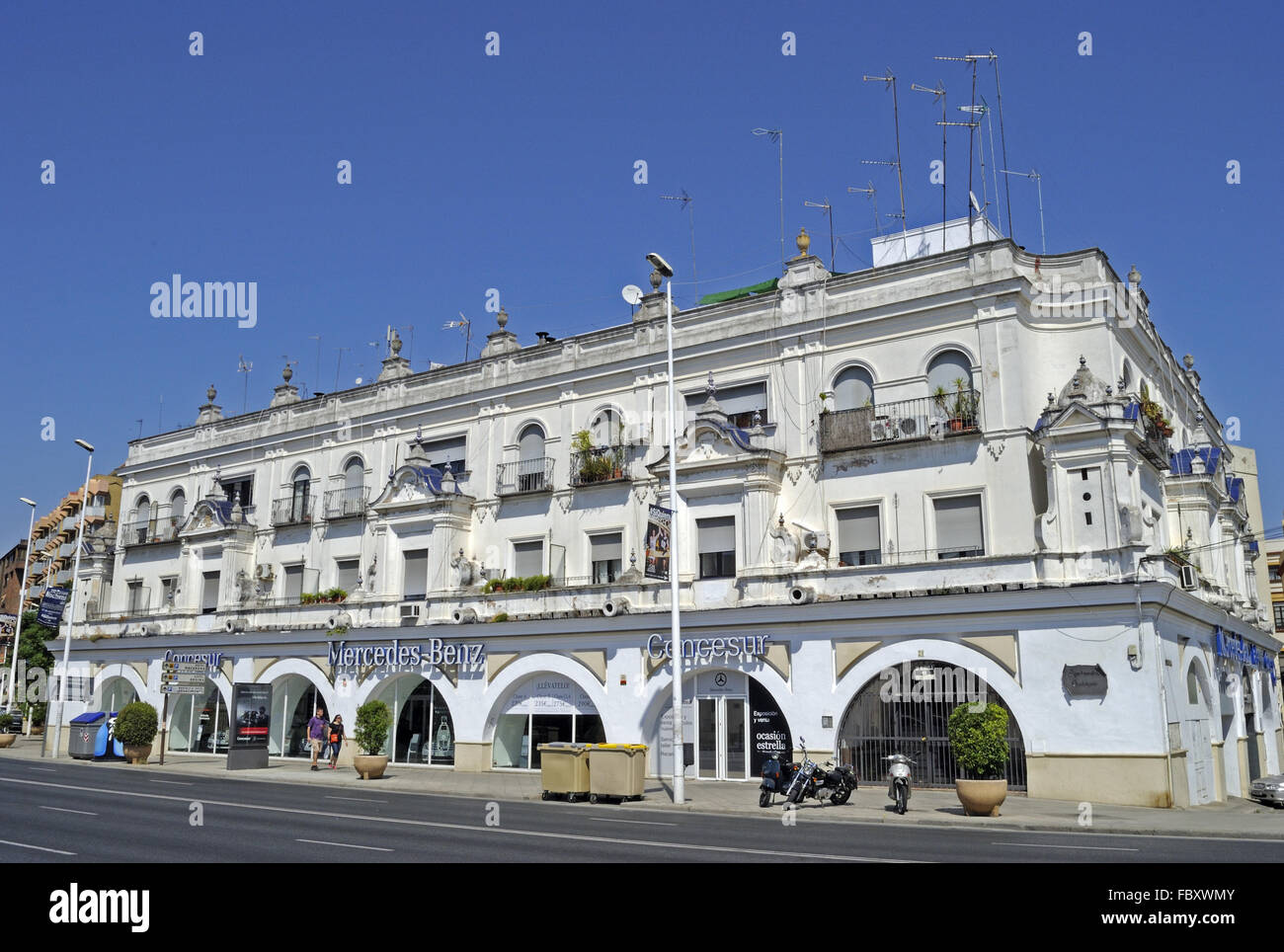 Business frontage hi-res stock photography and images - Alamy