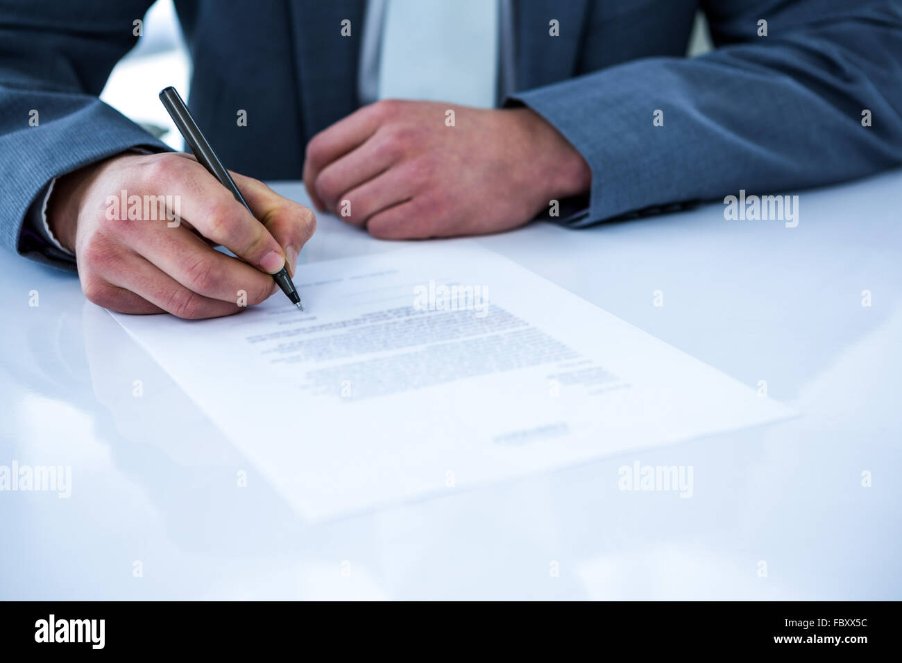 Signing contract hi-res stock photography and images - Alamy