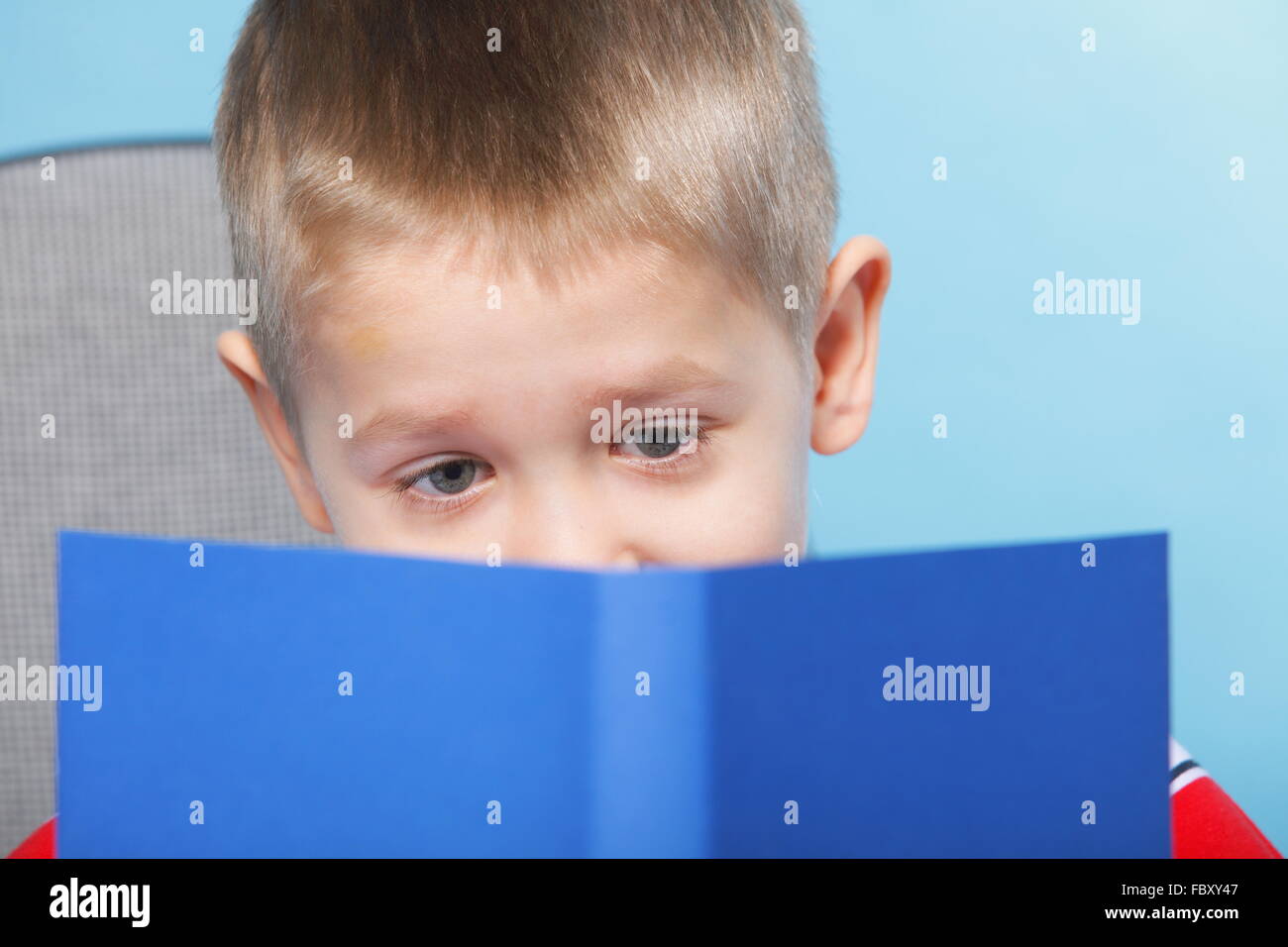 Child age 5 hi-res stock photography and images - Alamy