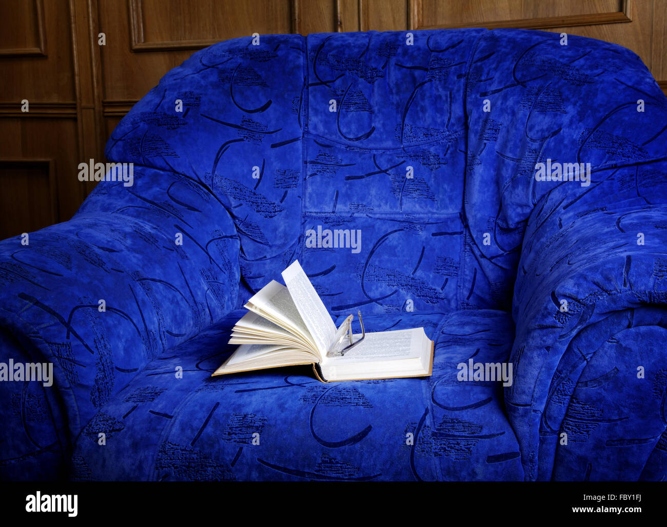 Book interior hi-res stock photography and images - Alamy