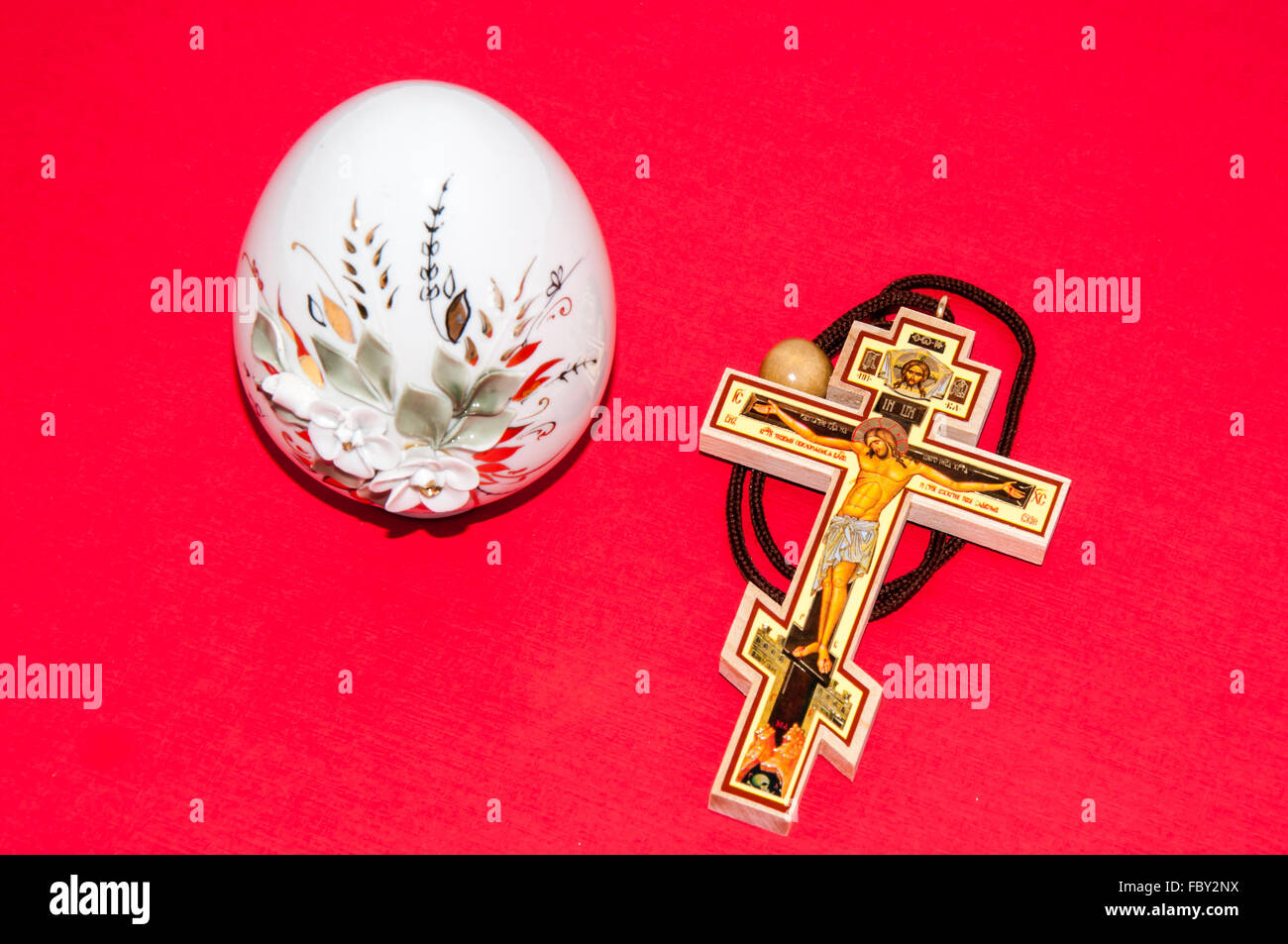 Easter egg and cross Stock Photo - Alamy
