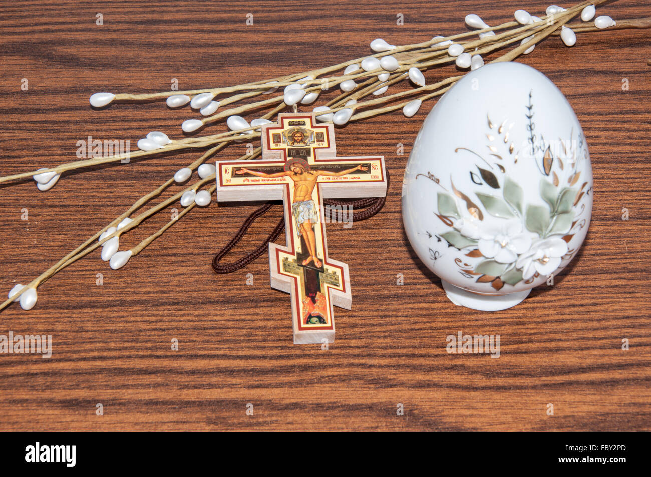 Easter egg and cross Stock Photo - Alamy