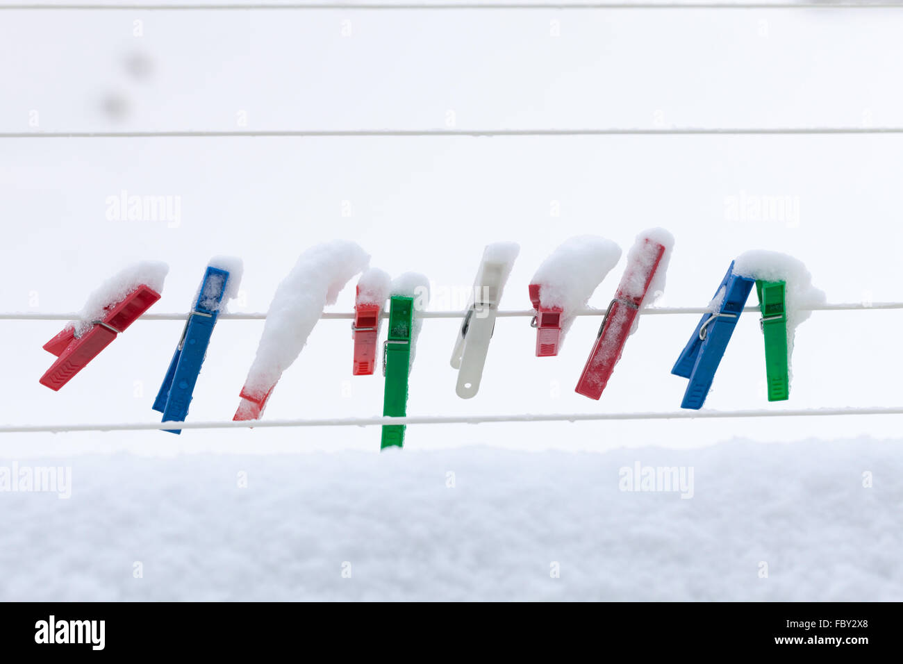 Washing line clips hi-res stock photography and images - Alamy