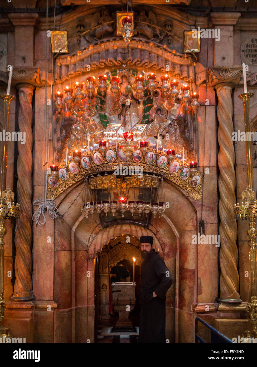 Tomb monument hi-res stock photography and images - Alamy