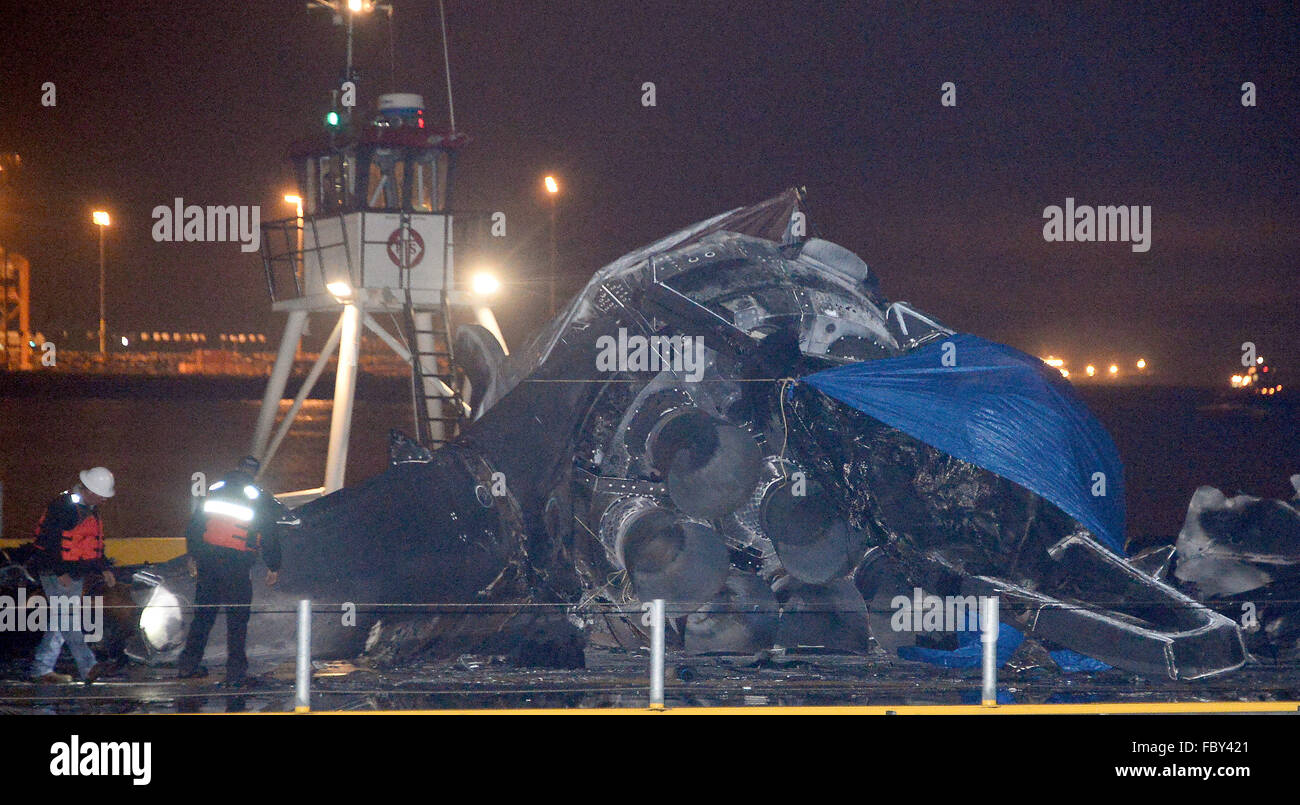 First look of the aftermath after the explosion of Space X Falcon 9 ...