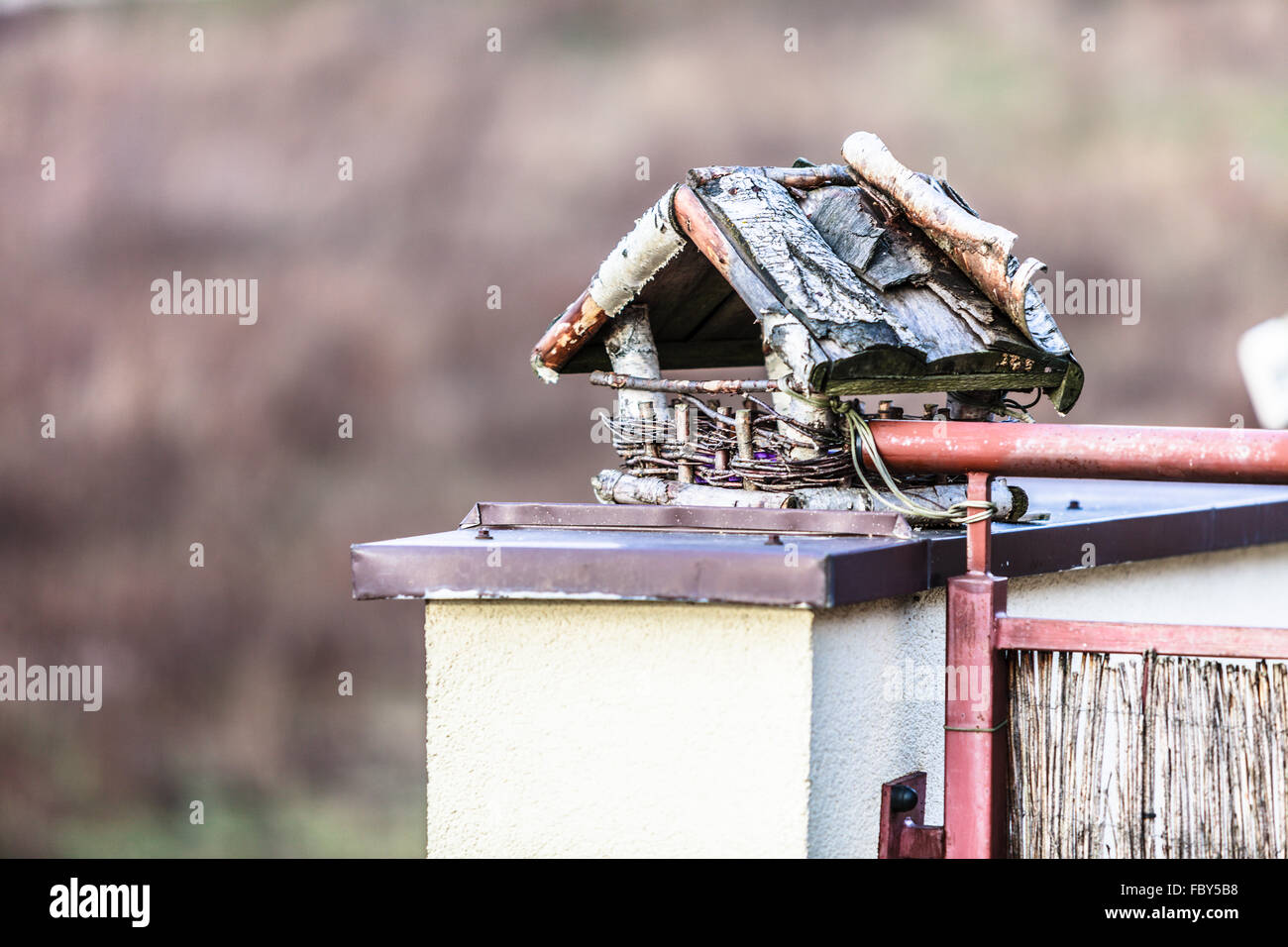Feeder house hi-res stock photography and images - Alamy