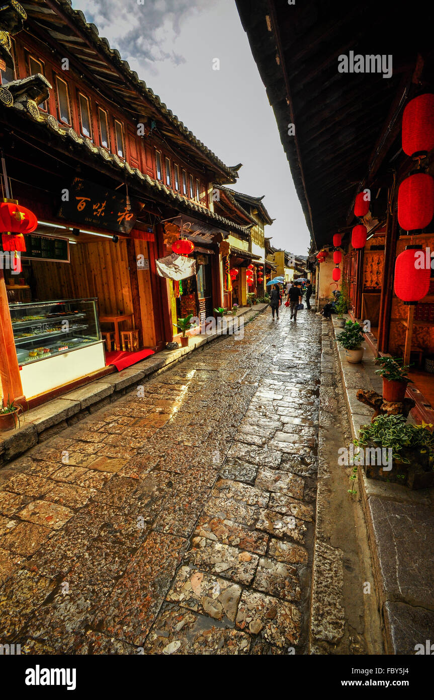Old town of lijiang hi-res stock photography and images - Alamy