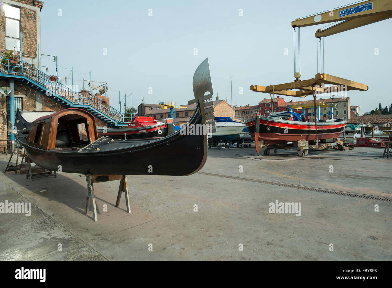 Gondola maintenance hi-res stock photography and images - Alamy