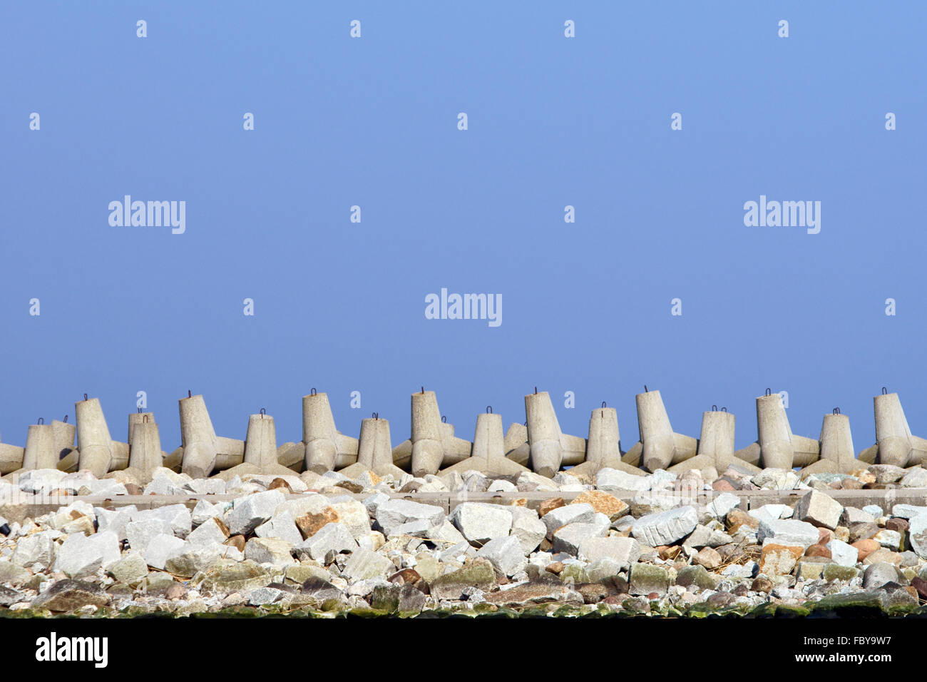 Rock Breakwall Stock Photos & Rock Breakwall Stock Images - Alamy
