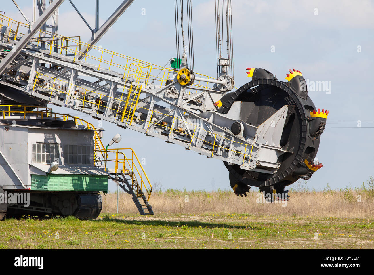 Giant bucket shovel digger hi-res stock photography and images - Alamy