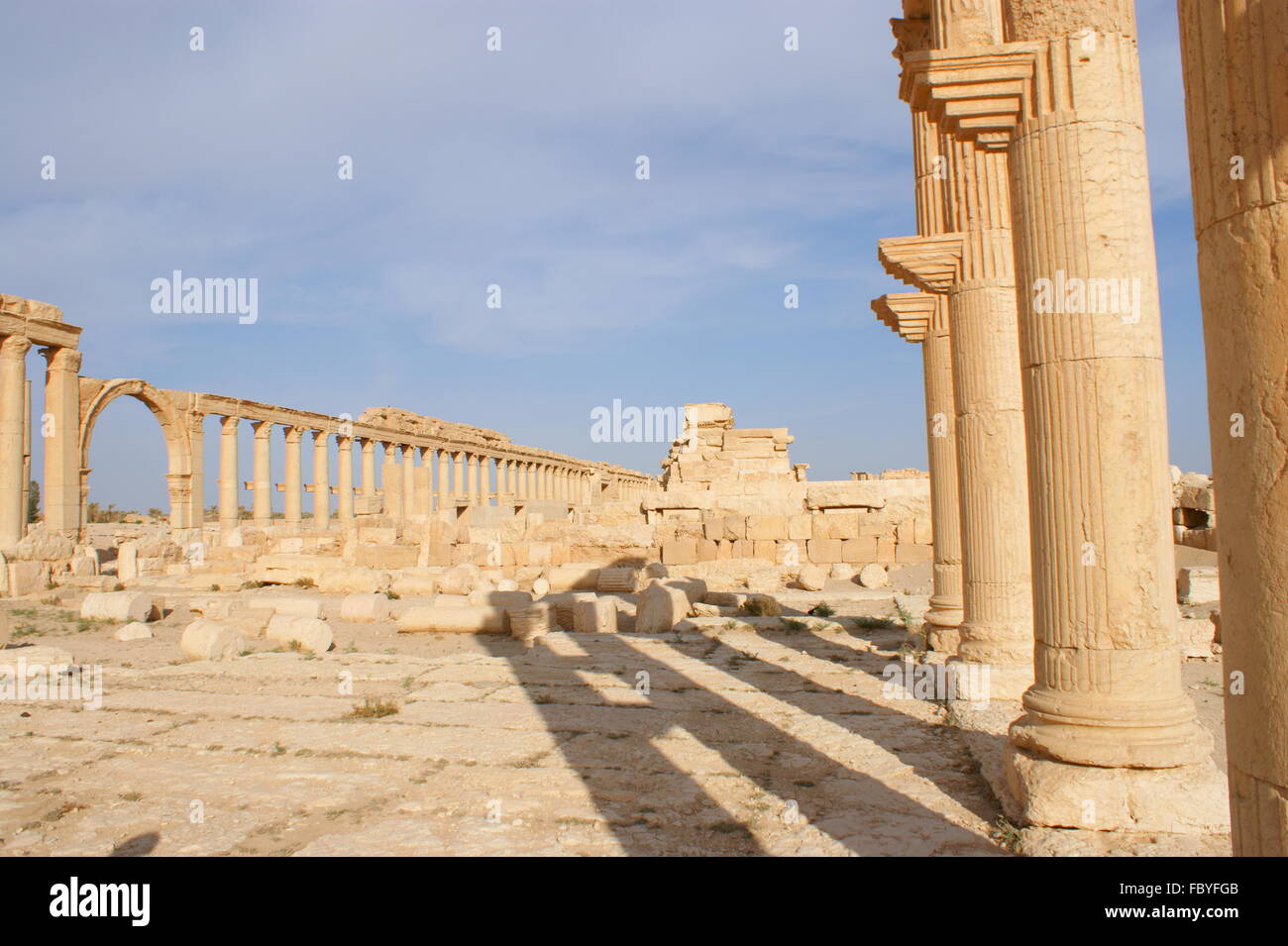 Ancient syria arch hi-res stock photography and images - Alamy
