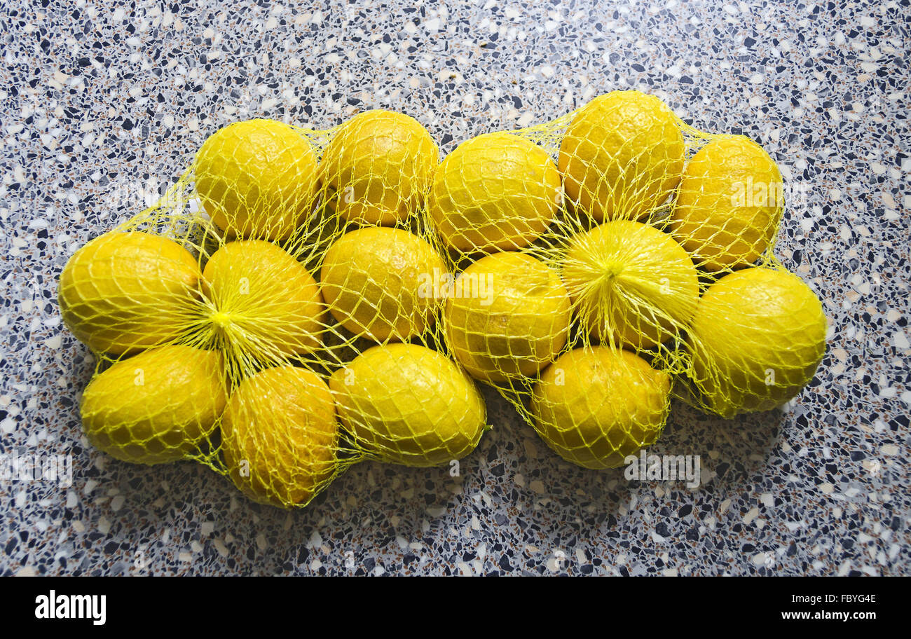 Netze verpackt hi-res stock photography and images - Alamy