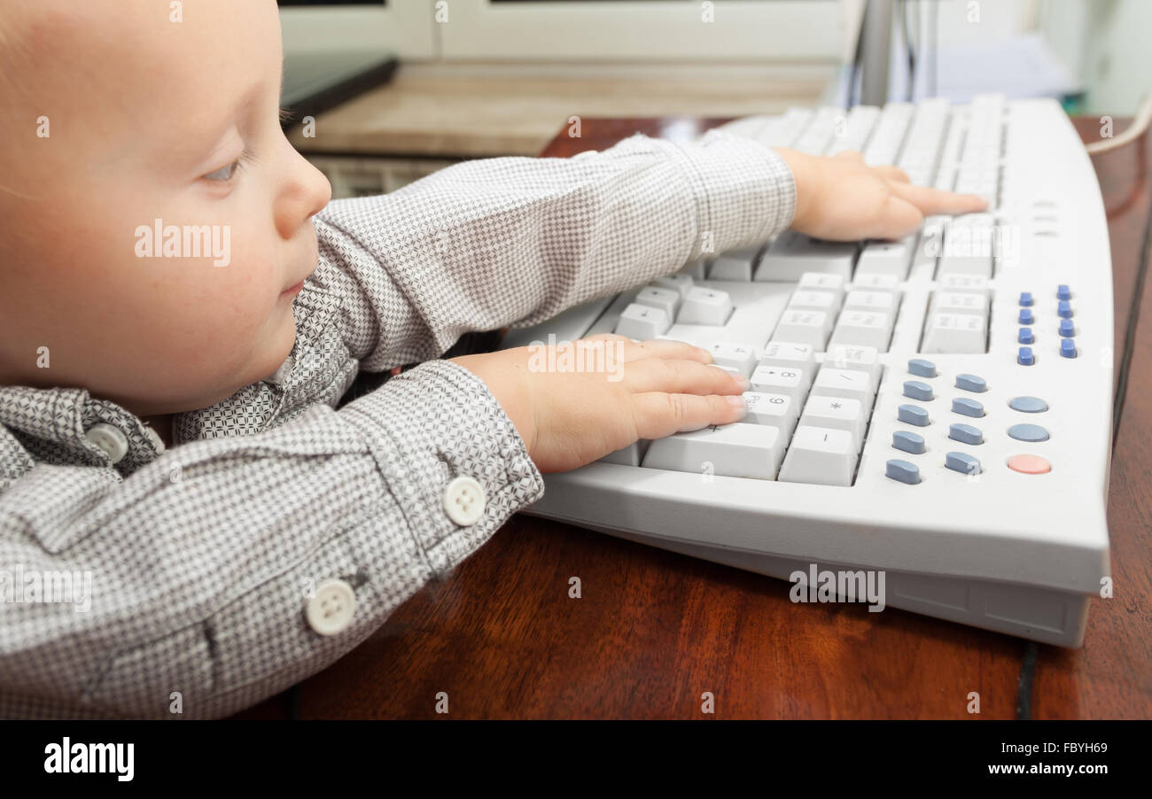 Kid playing hi-res stock photography and images - Alamy