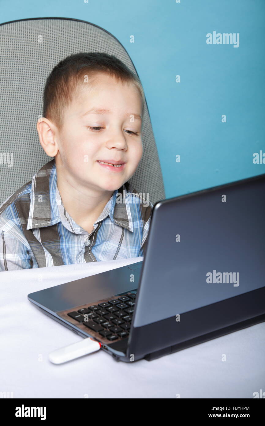 Addiction to modern technology hi-res stock photography and images - Alamy