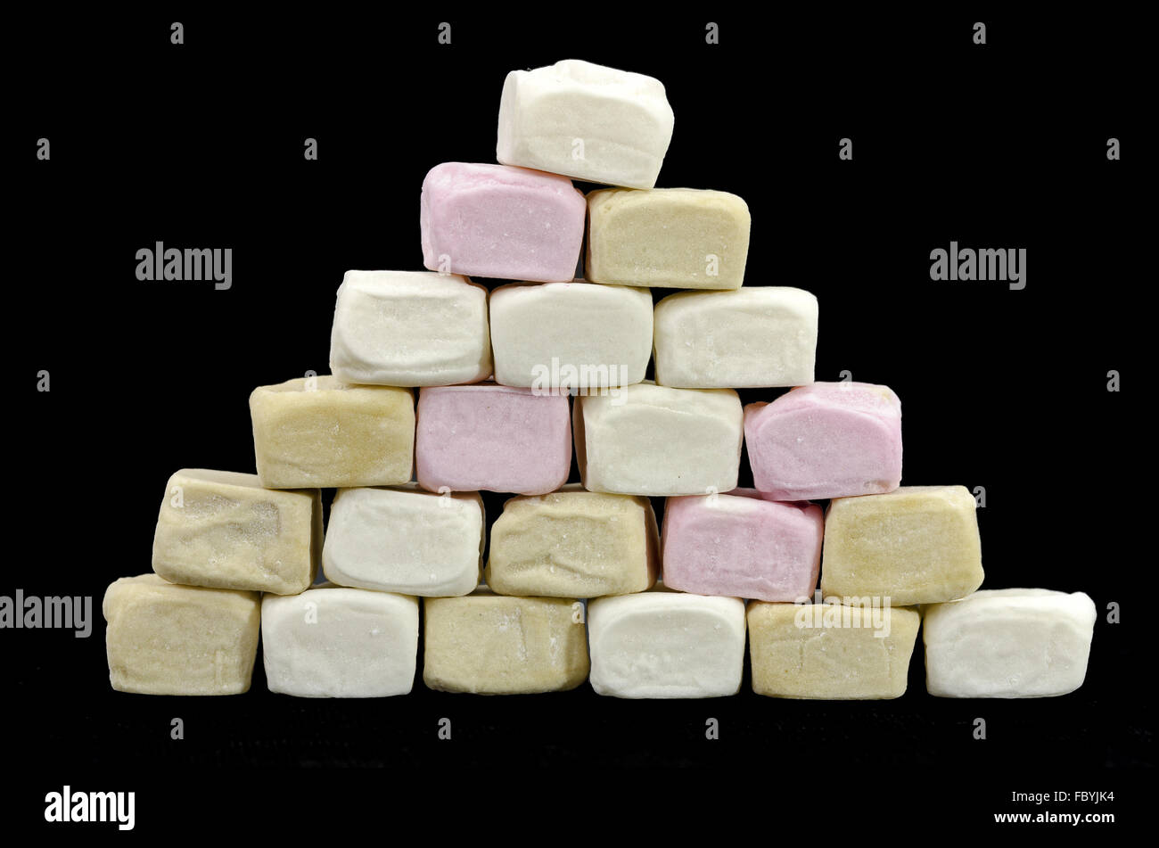 Marshmallow pyramid hi-res stock photography and images - Alamy