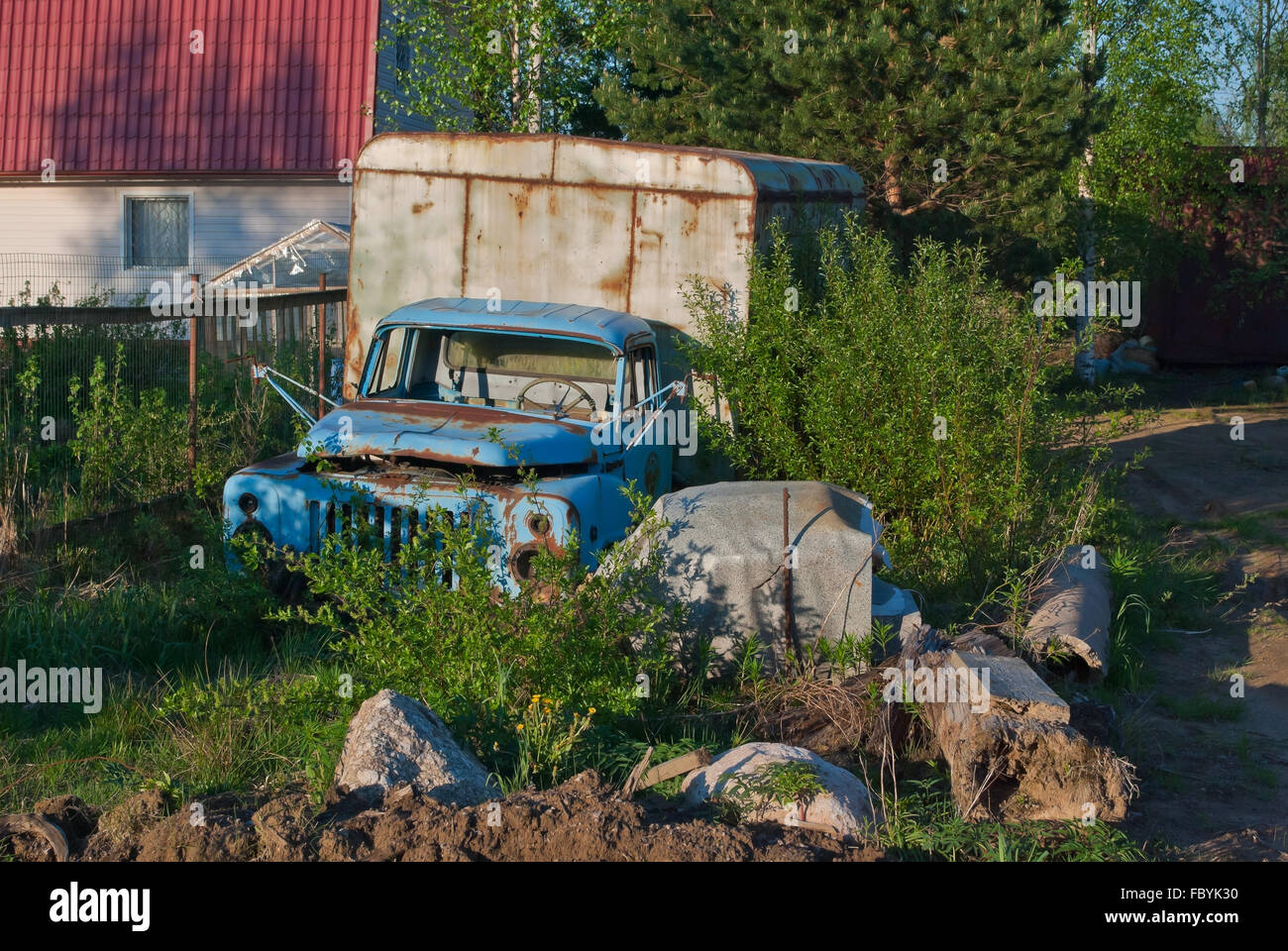 Old derelict truck Stock Photo - Alamy