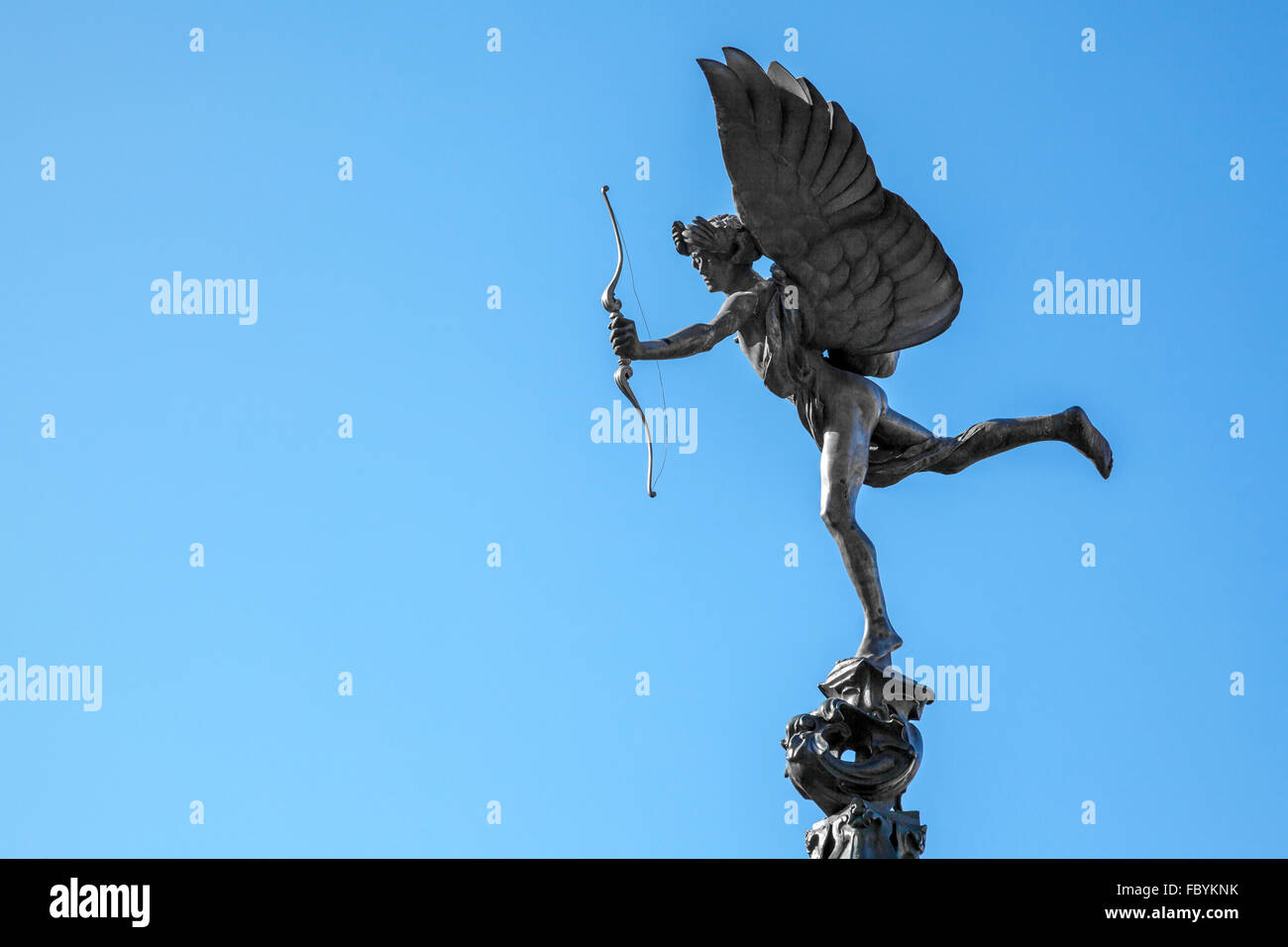 Angel bow statue hi-res stock photography and images - Alamy