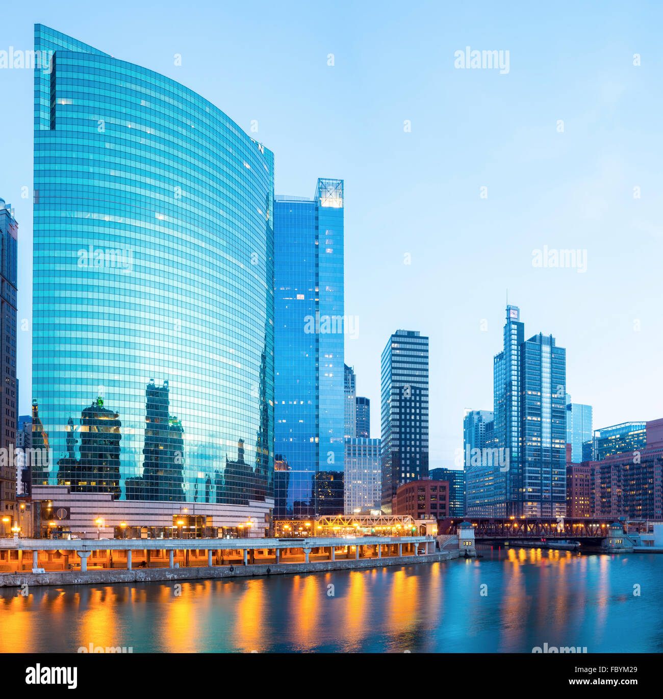 Chicago downtown residential district hi-res stock photography and ...