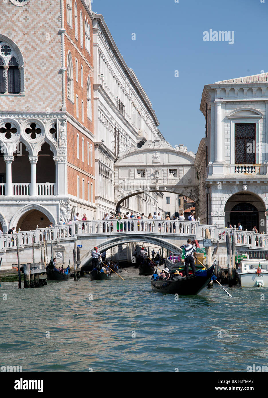 Bridge in venice hi-res stock photography and images - Alamy