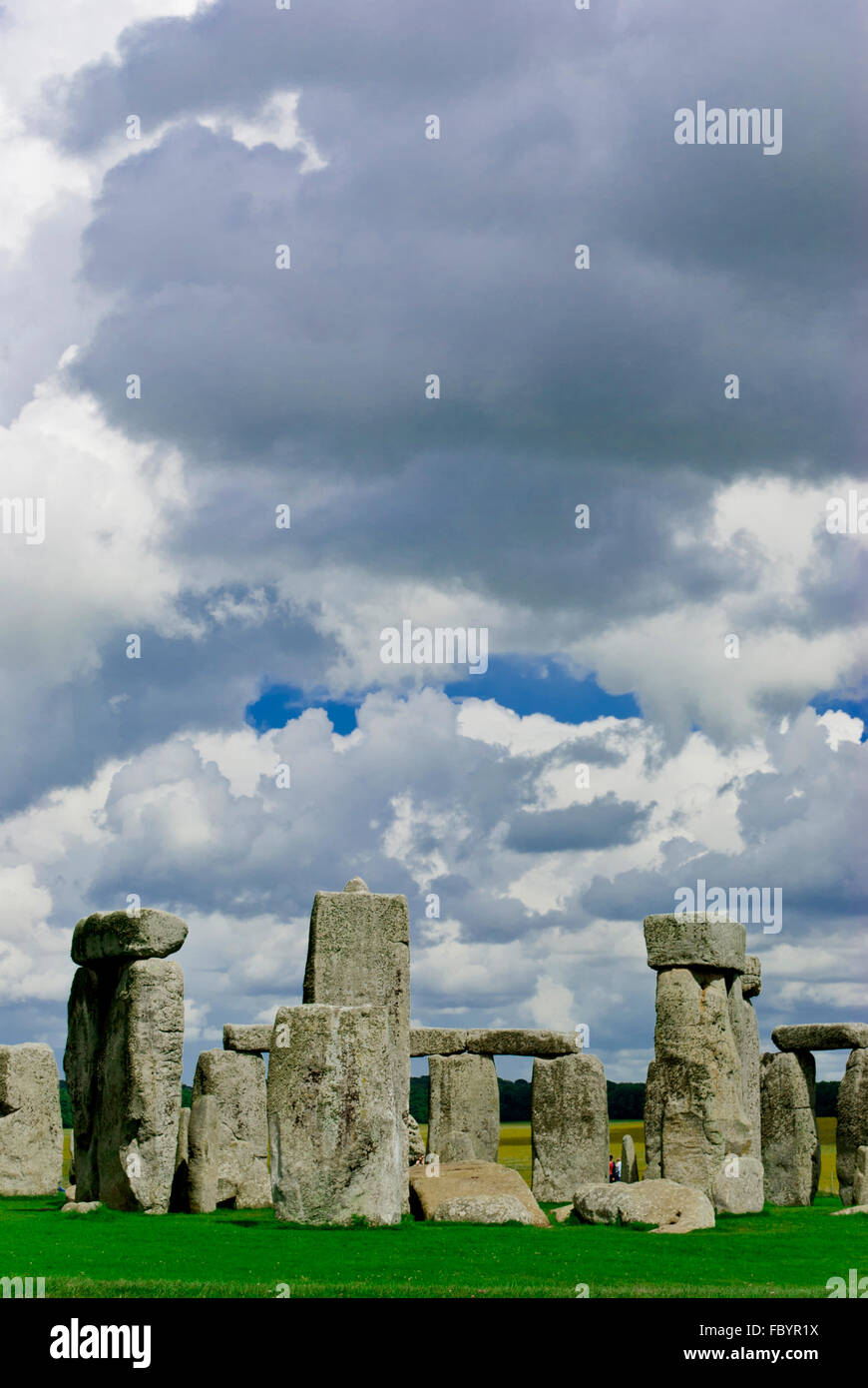 Stonehenge prehistoric stone circle ruins hi-res stock photography and ...