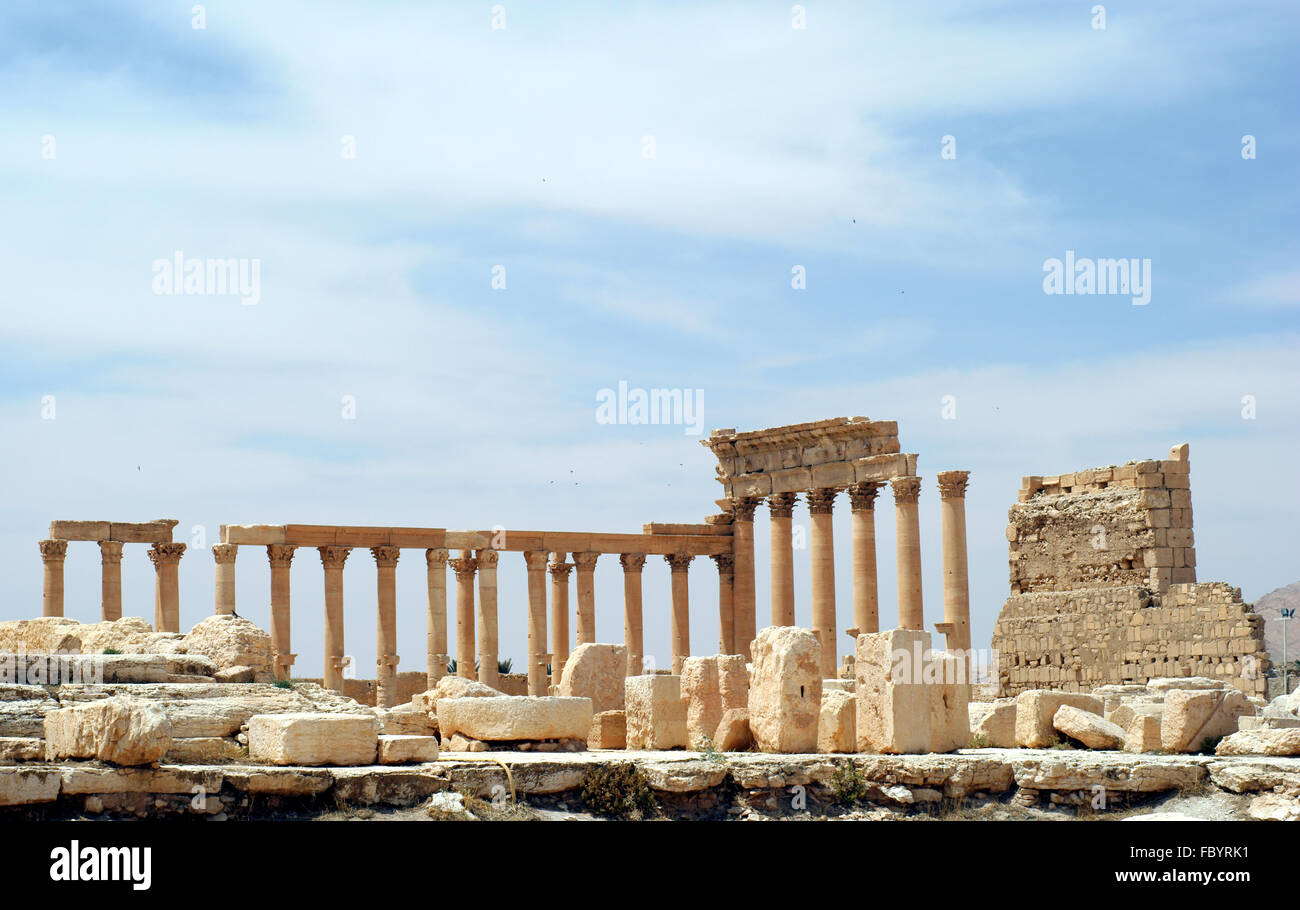Ancient syria arch hi-res stock photography and images - Alamy