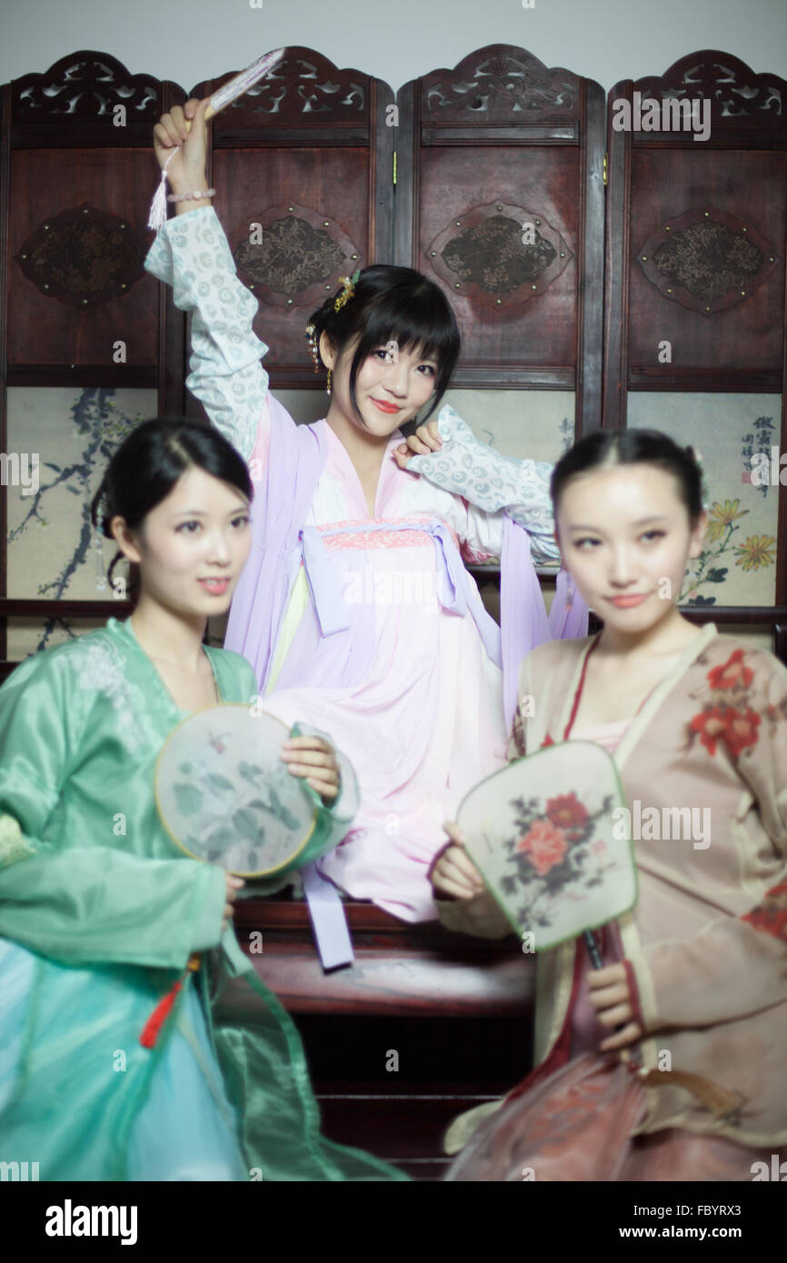 China girls hi-res stock photography and images - Alamy