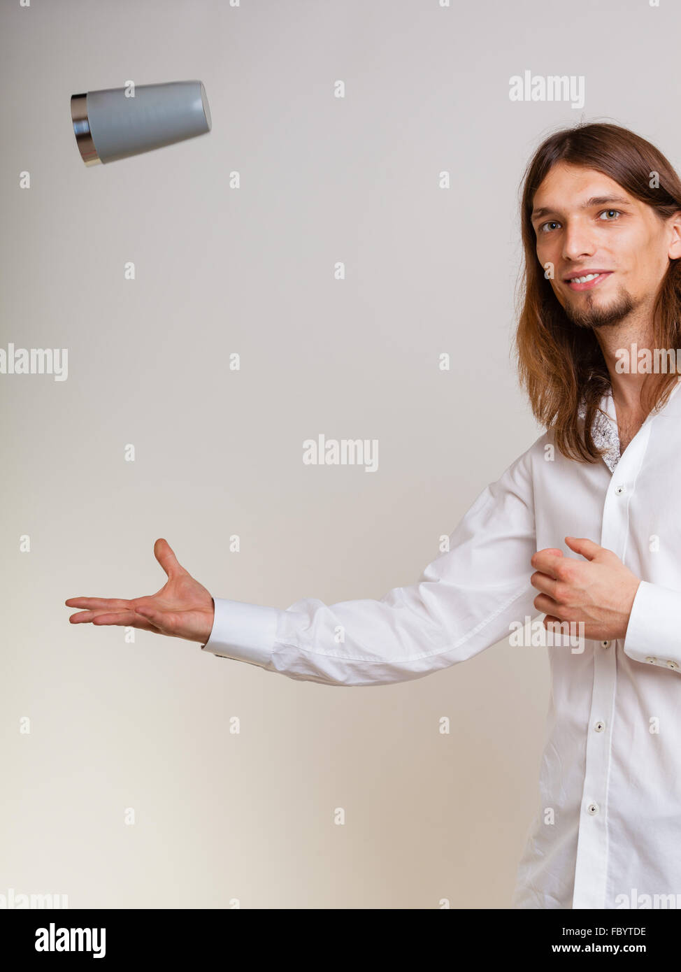 Man cocktail shaking hi-res stock photography and images - Alamy