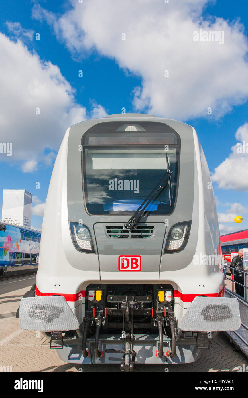 Double deck hi-res stock photography and images - Alamy