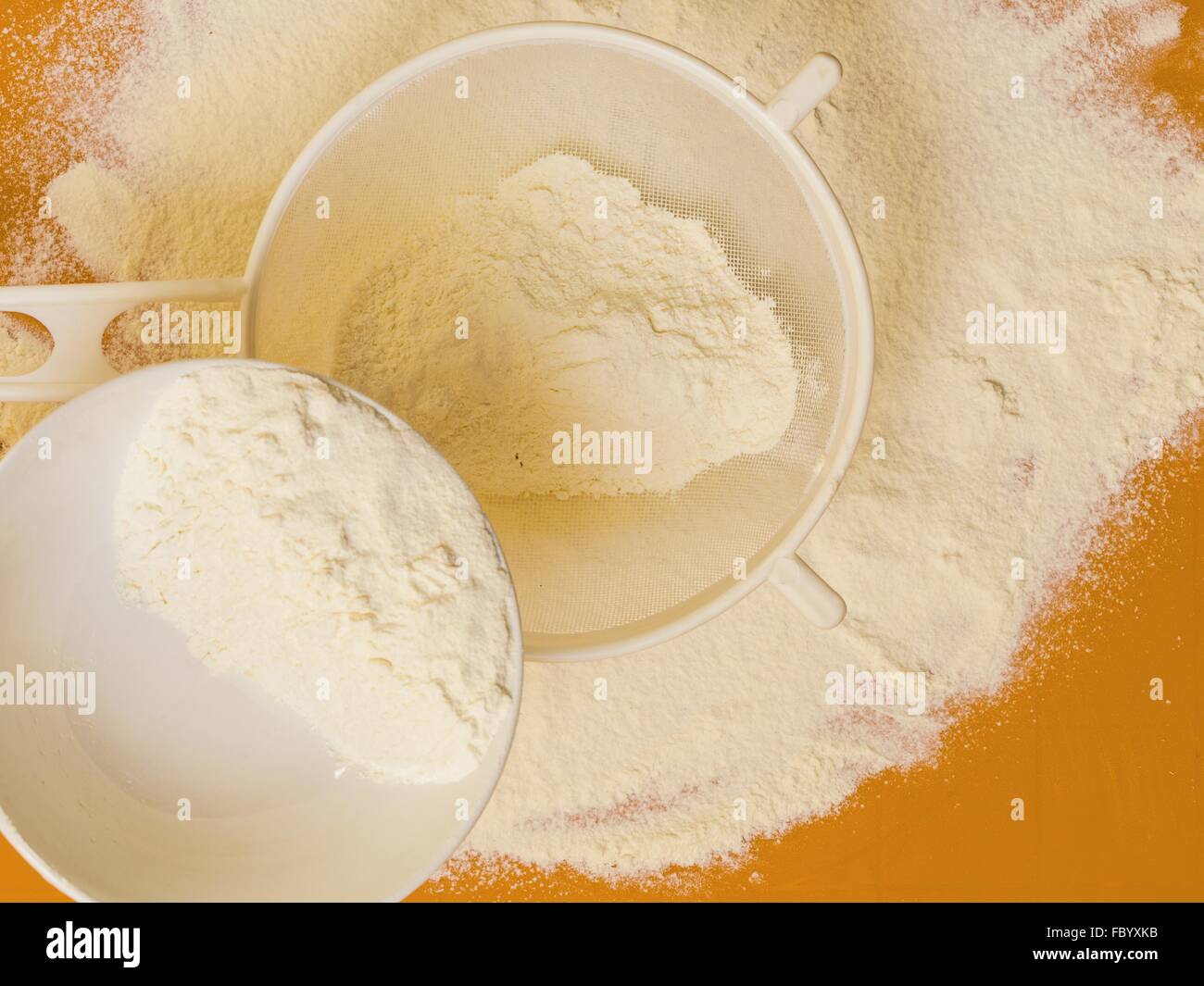 Sifting sieve hi-res stock photography and images - Alamy