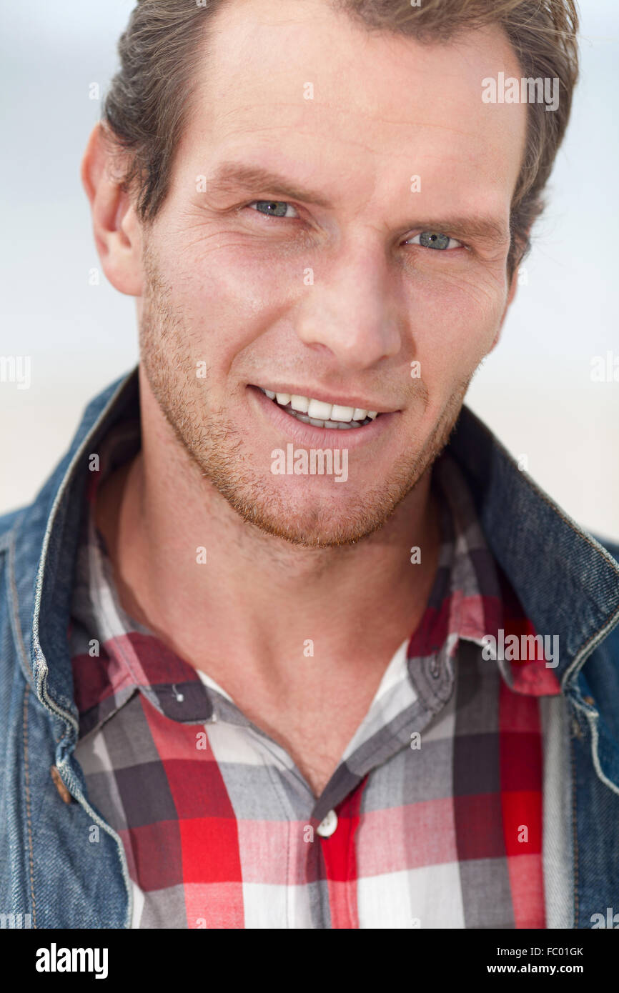 Portrait of attractive man Stock Photo - Alamy
