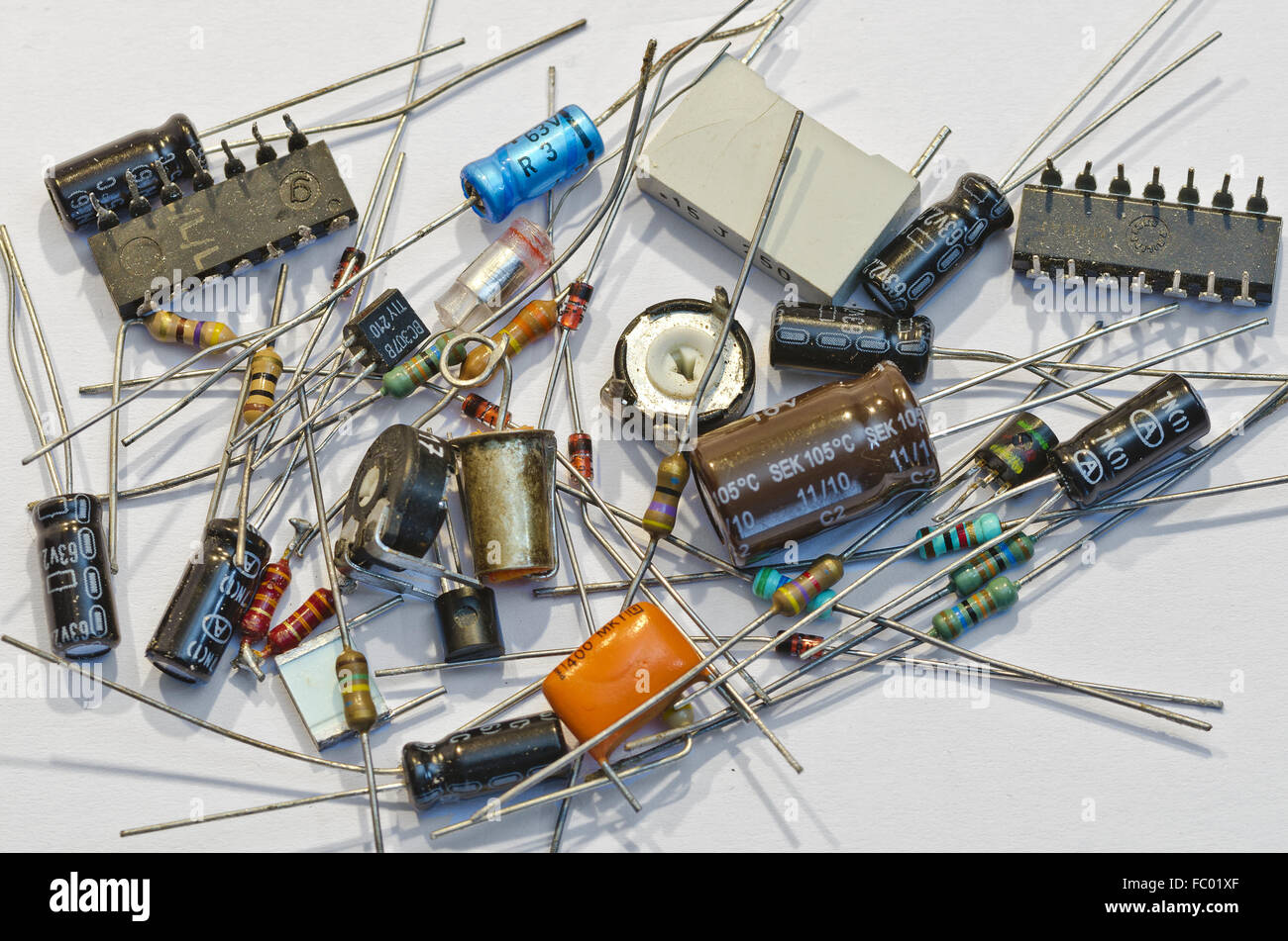 Passive bauteile hi-res stock photography and images - Alamy