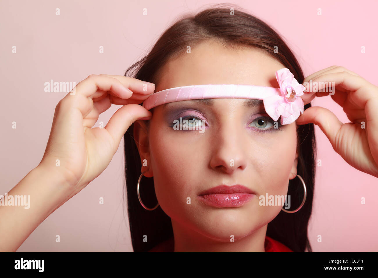 Woman head band hi-res stock photography and images - Alamy