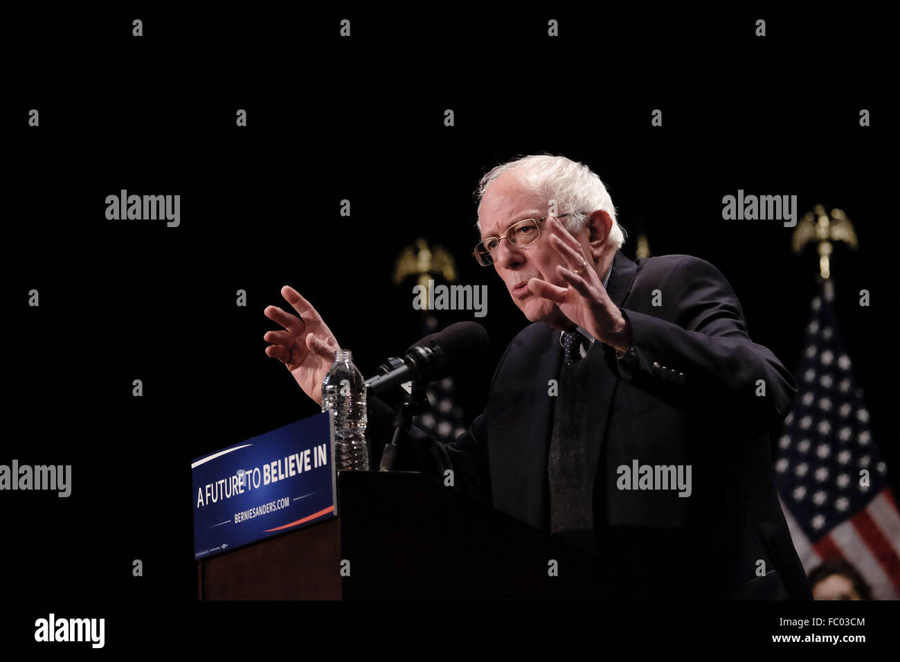 Sioux City, IOWA, USA. 19th Jan, 2016. U.S. Sen. BERNIE SANDERS (D-VT ...