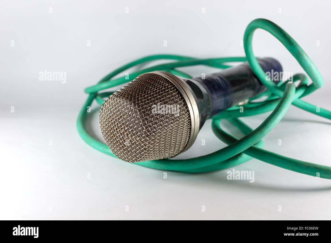 Old microphone hi-res stock photography and images - Alamy