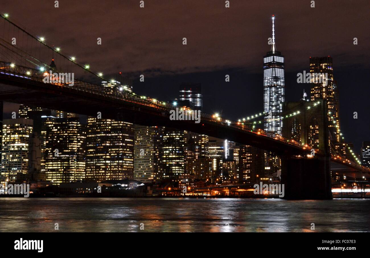 Downtown Manhattan, Brooklyn Bridge, and the Freedom Tower at night ...