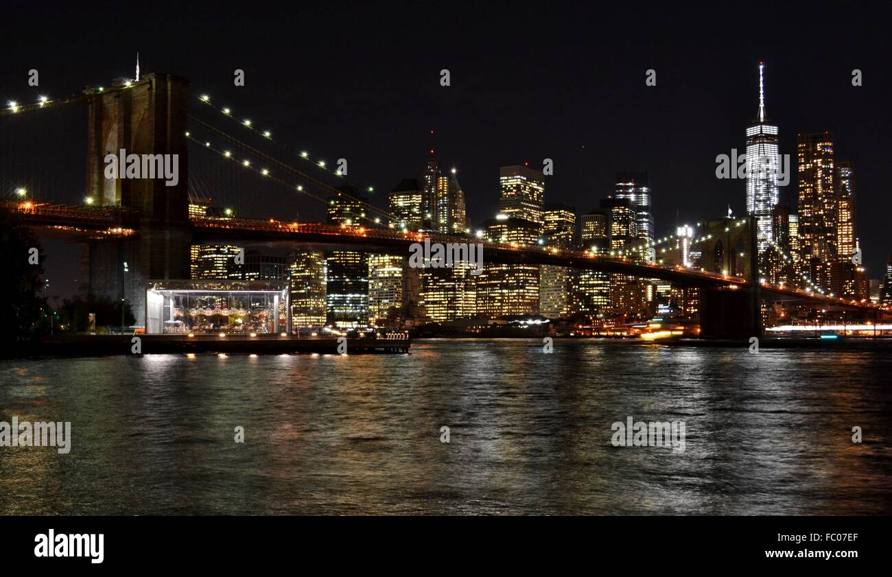 Downtown Manhattan, Brooklyn Bridge, and the Freedom Tower at night ...