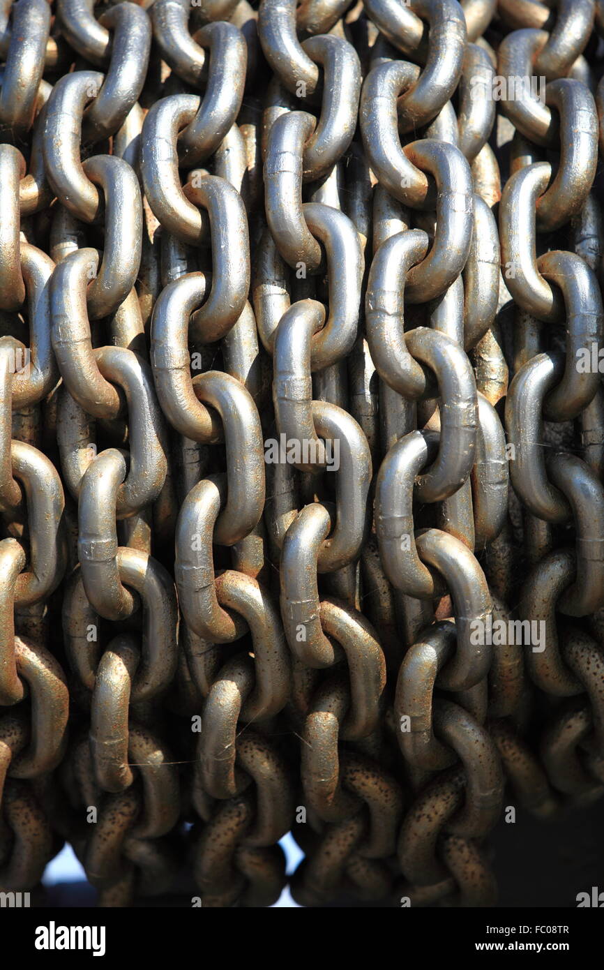Large steel chain link hi-res stock photography and images - Alamy