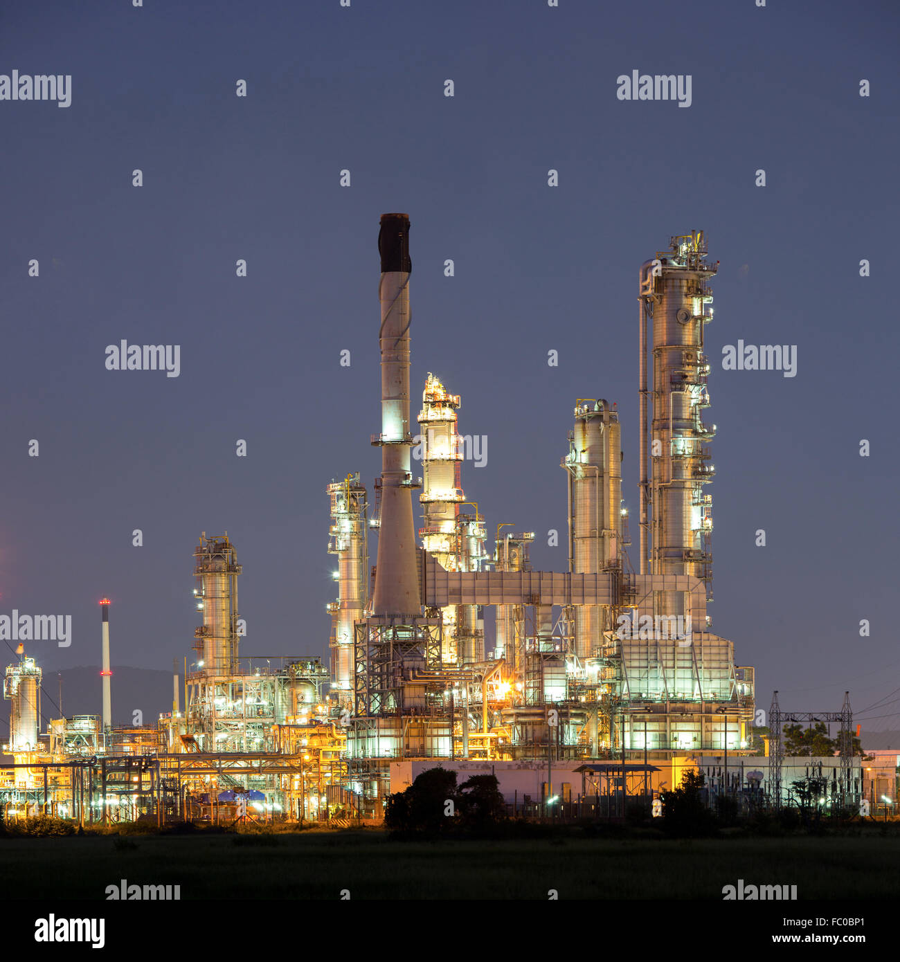 Oil Refinery Factory Stock Photo - Alamy