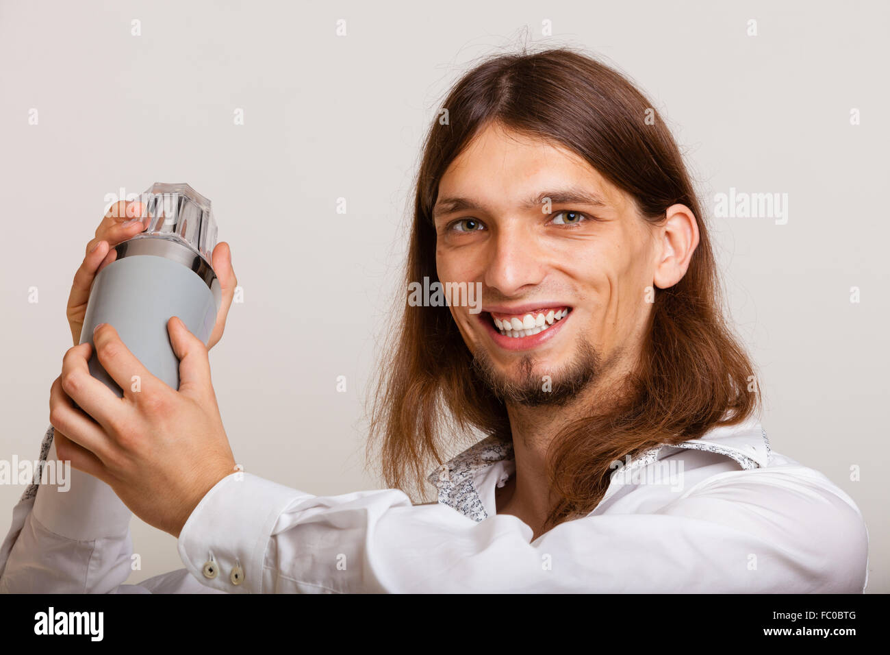 Man cocktail shaking hi-res stock photography and images - Alamy