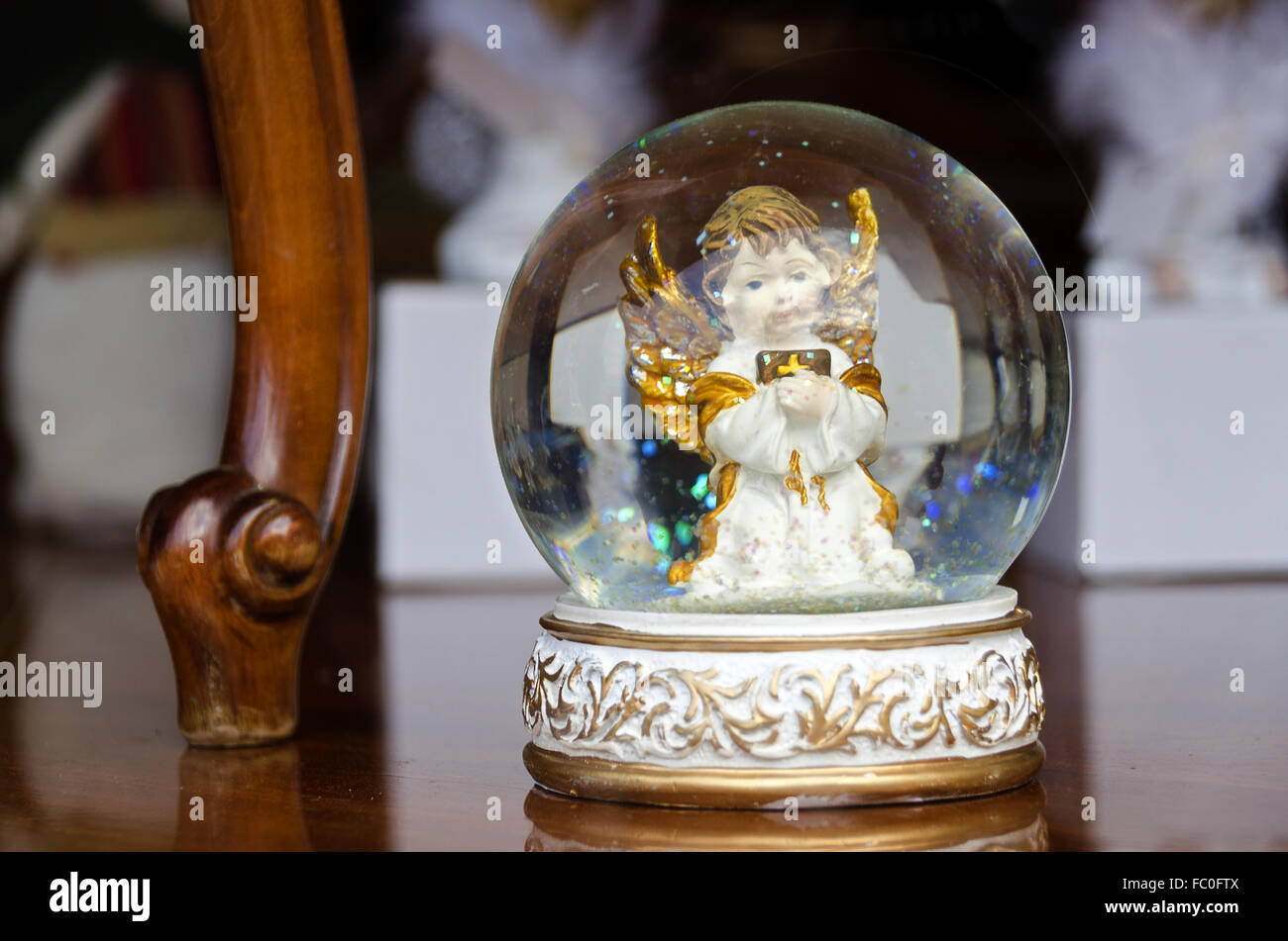 Angel snow globe hi-res stock photography and images - Alamy