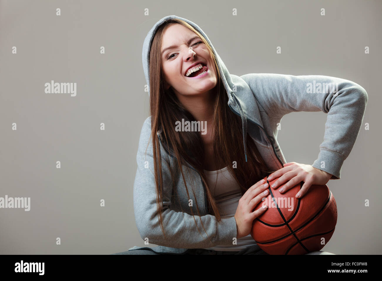 Female teenage basketball player hi-res stock photography and images ...