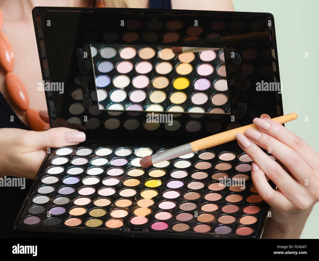 Eyeshadows palette hi-res stock photography and images - Alamy