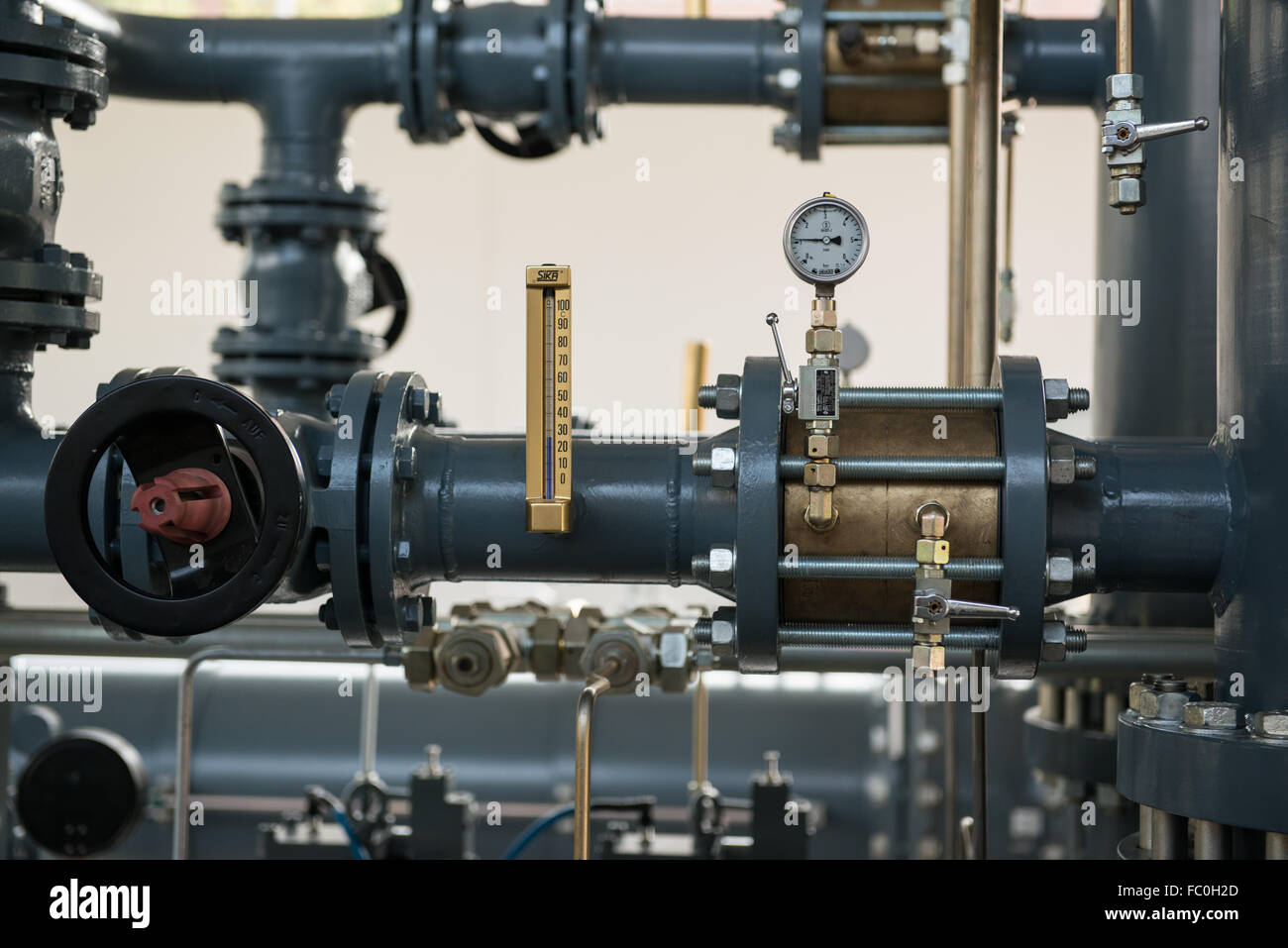 Gas pressure regulator station hi-res stock photography and images - Alamy