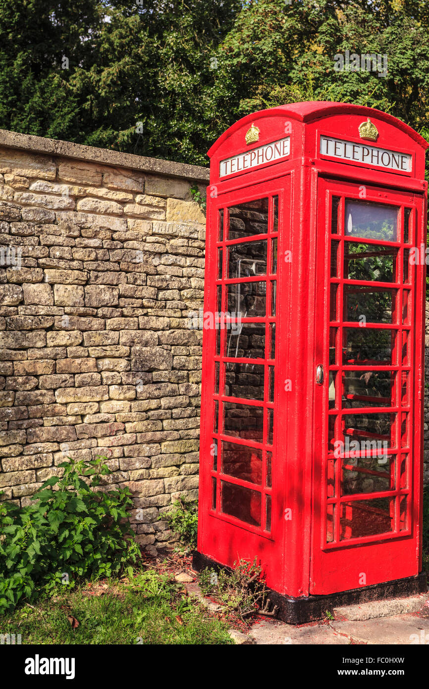 Classic telephone box hi-res stock photography and images - Alamy