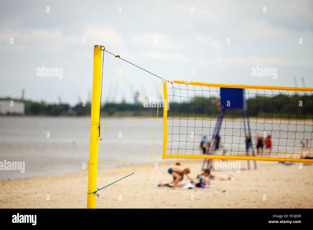 Wire and sand hi-res stock photography and images - Alamy
