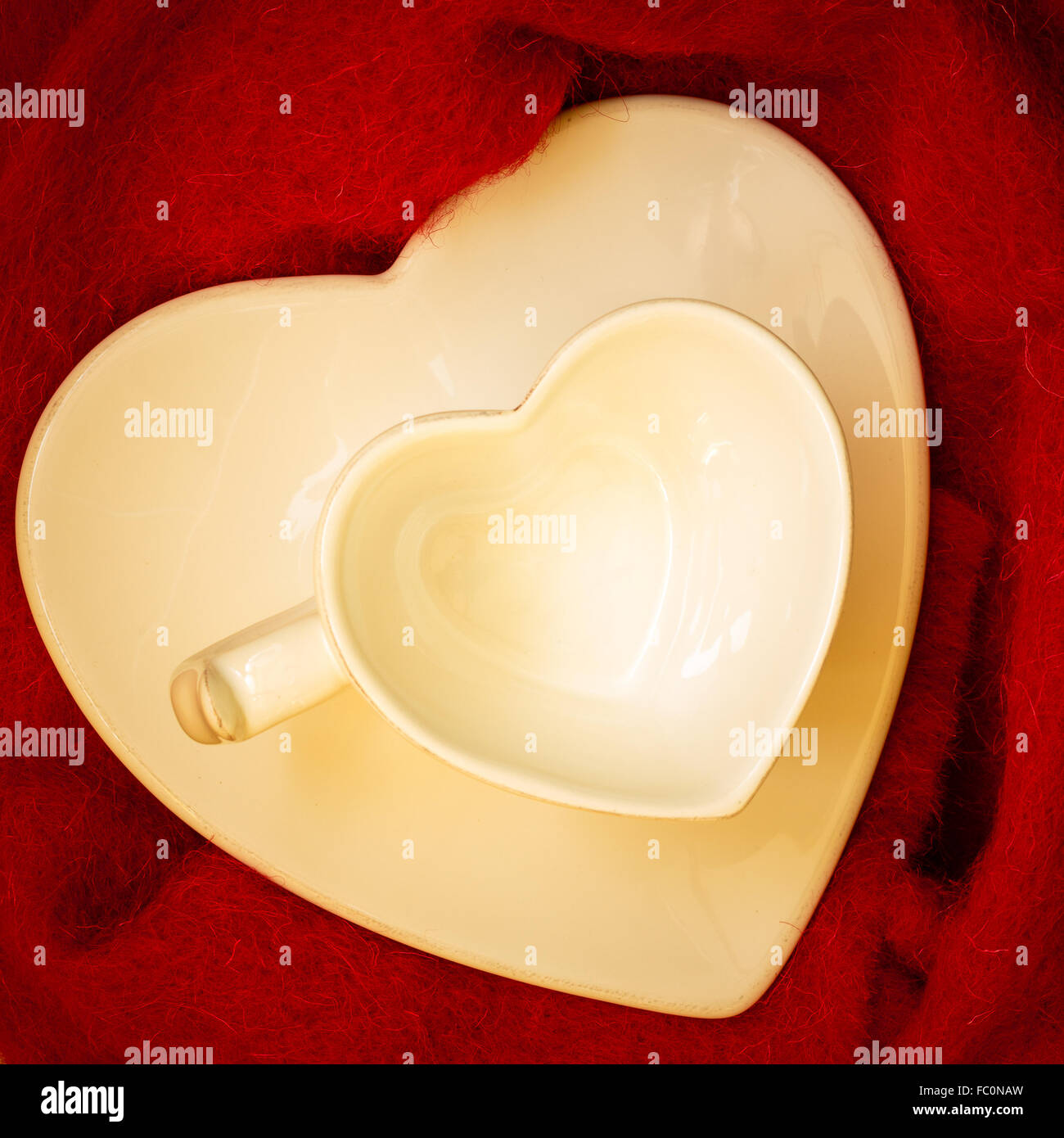 Empty heart hi-res stock photography and images - Alamy