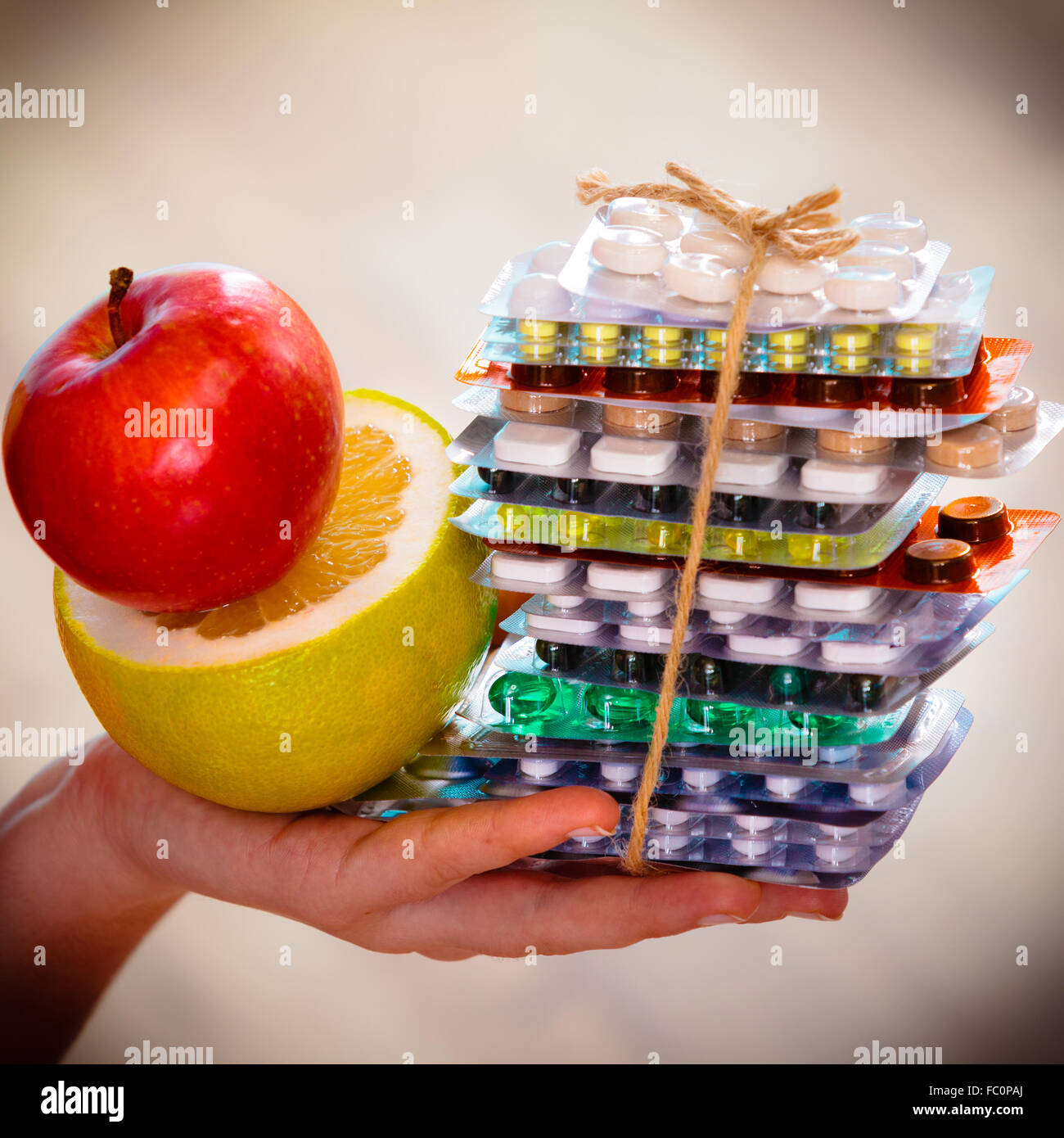 Vitamins supplements stack hi-res stock photography and images - Alamy