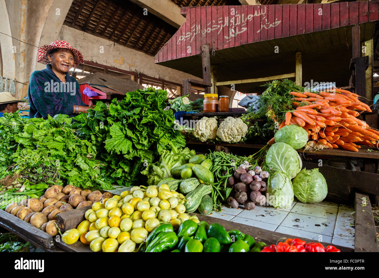 Vegetable seller,indoor market , Antsirabe,Madagascar Stock Photo - Alamy