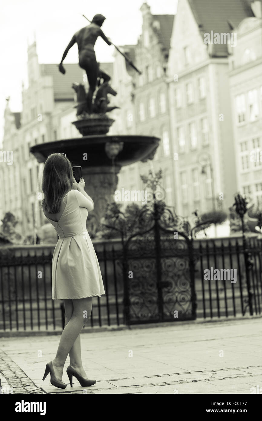 girl taking self picture selfie outdoors Stock Photo - Alamy
