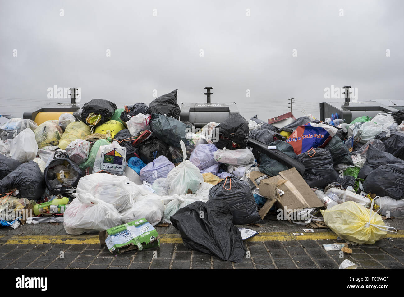strike by municipal waste collection Stock Photo - Alamy